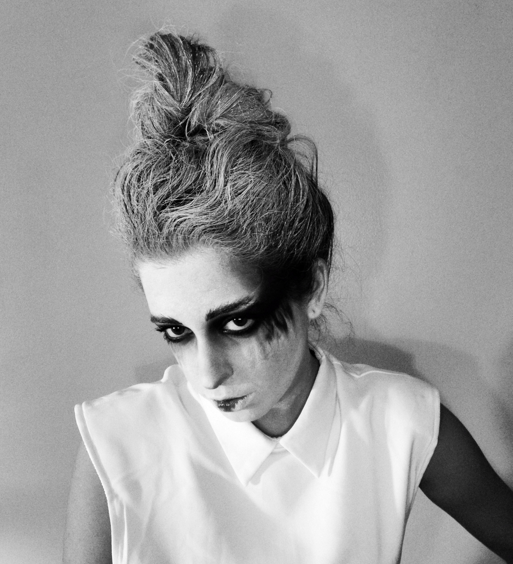 25 Ghost Halloween Makeup Ideas - Flawssy